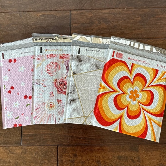 Office | 2 Pack 85x12 Xl Mix Of 4 Patterns Bubble Mailers | Poshmark